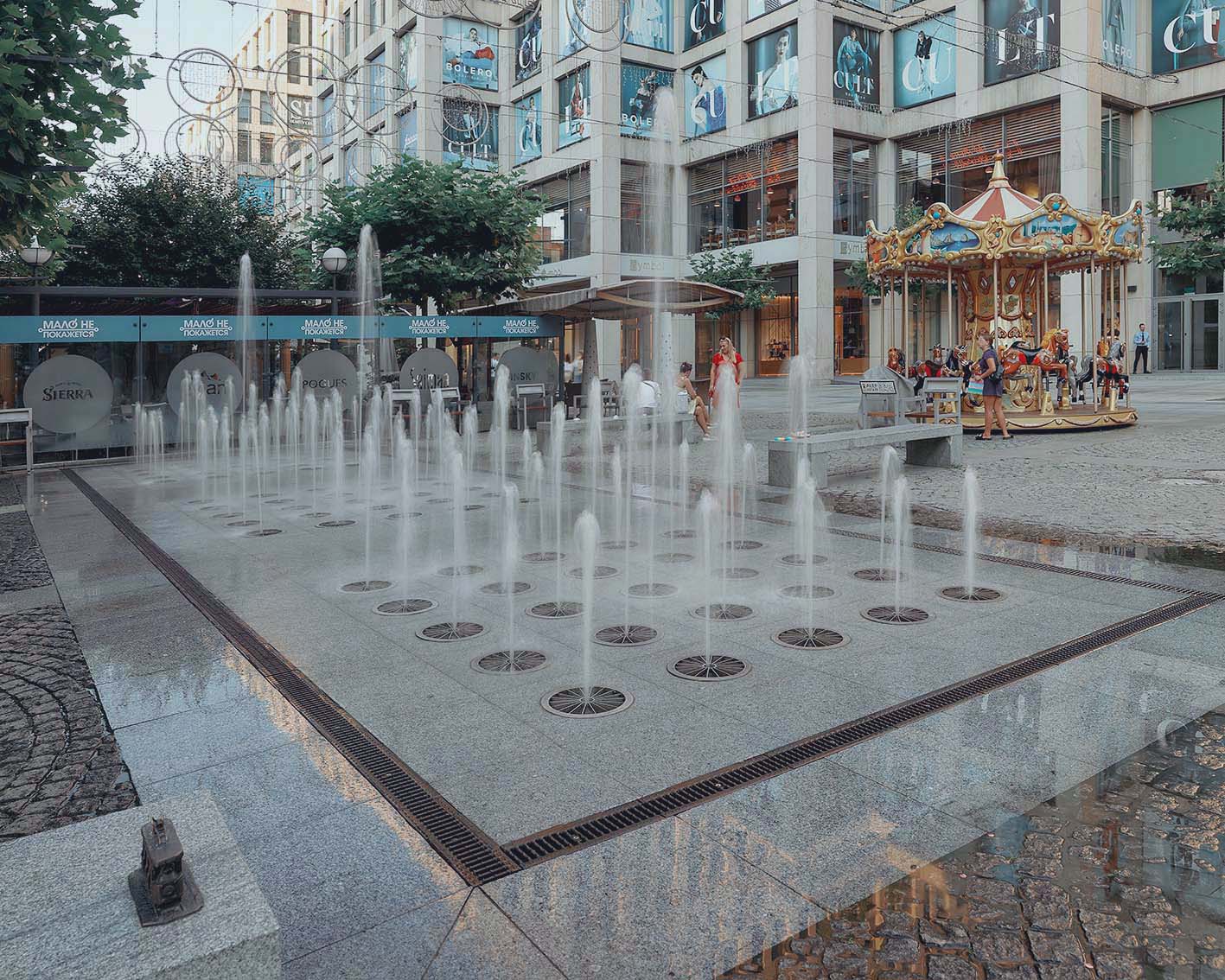 CASCADE PLAZA / Office spaces / Cases